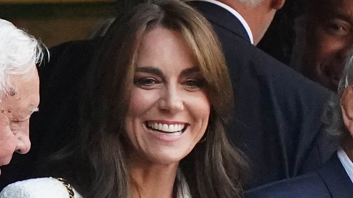 Kate Middleton cheers on England in Rugby World Cup quarter-final ... Kate Middleton cheers on England in Rugby World Cup quarter-final ...