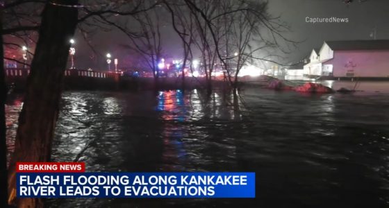 Kankakee River Flooding In Wilmington Il Forces Evacuations As Chicago