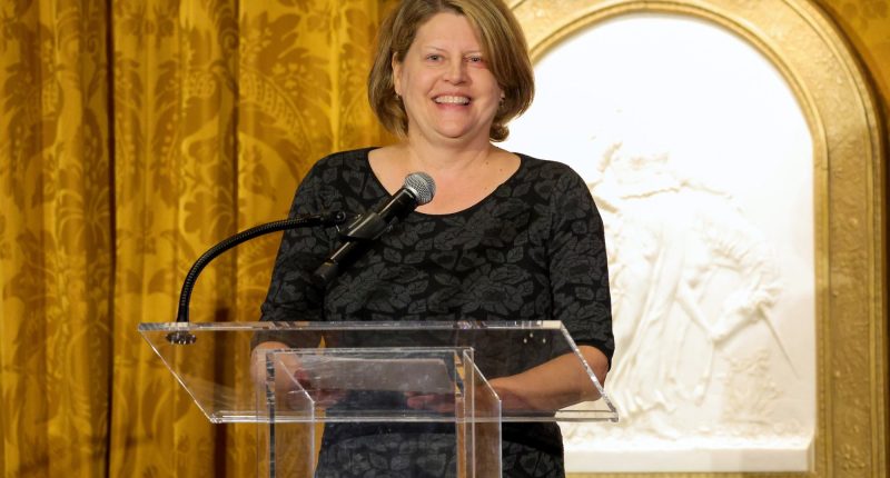 Sally Buzbee leaves her role as the Top Editor at Washington Post ... Sally Buzbee leaves her role as the Top Editor at Washington Post ...