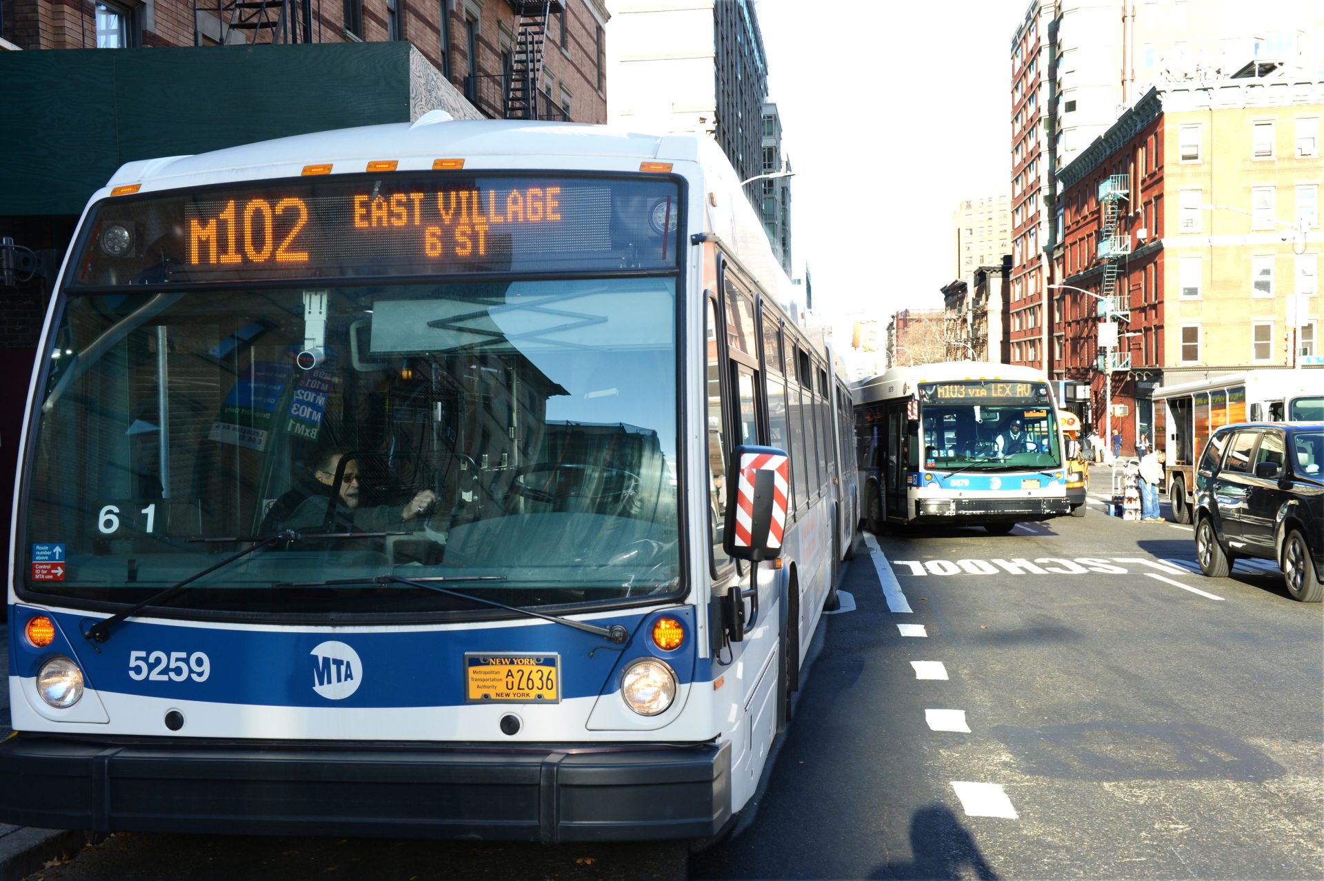 Bus Driver of MTA Saved from Hanging Off Bronx Parkway - Internewscast Journal