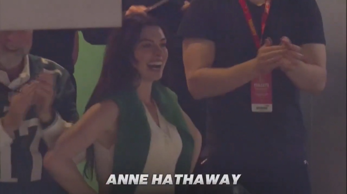 Anne Hathaway Steals the Show at Super Bowl Night With Her Eagles ...