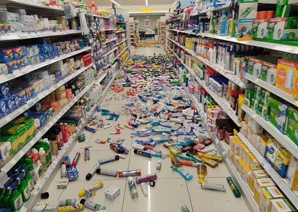 'Terrified' Brits Awakened by 6.1-Magnitude Crete Quake; Tsunami ...