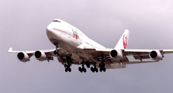 Pilot's Close Call with UFO Mothership Hidden by CIA - Internewscast ...