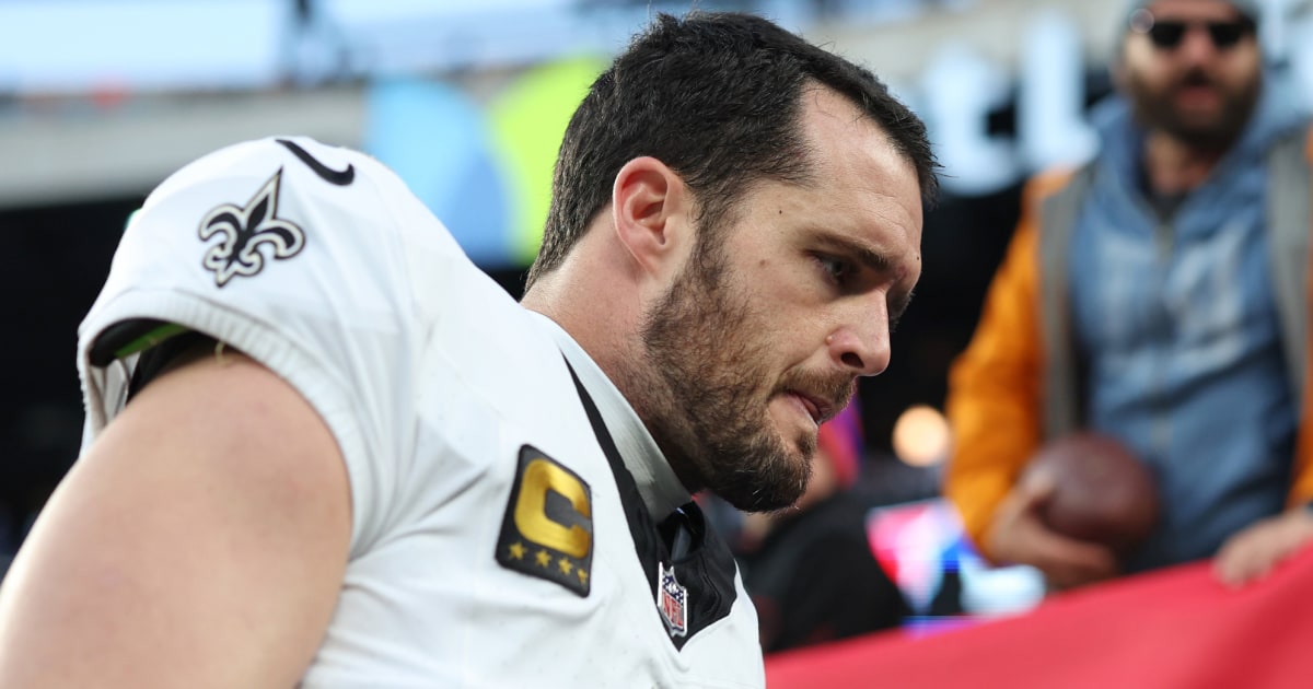 Saints QB Derek Carr Calls It a Career Due to Serious Shoulder ...