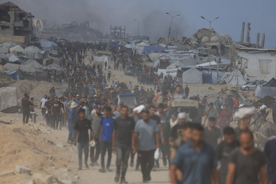 Israeli Tanks Fire on Crowd Gathering Food Supplies in Gaza, Resulting ...