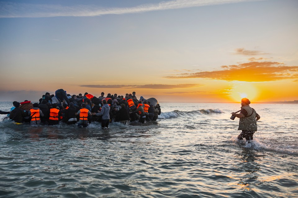 "Outrage in Britain as 25,000 Migrants Cross Channel This Year, With ...