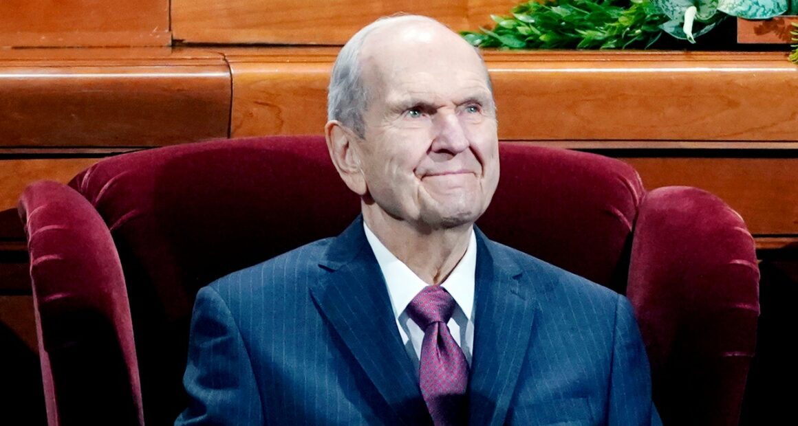 Did Eric Knowles' Face Change Due to Illness? - Internewscast Journal