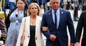 Cheryl Hines Worried About Husband Robert F. Kennedy's Safety ...