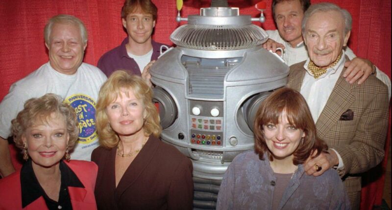 TV Icon June Lockhart, Star of 'Lassie' and 'Lost In Space,' Passes ...