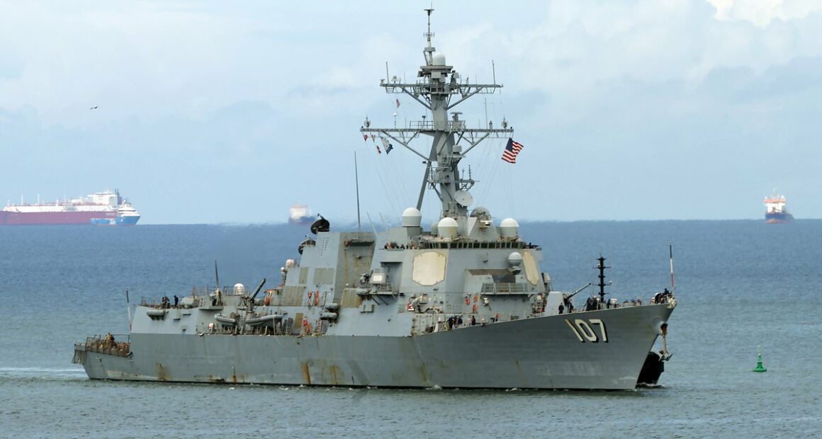 All About Leah Thompson: Surfer Biography, Age, Height, and Marriage to ...