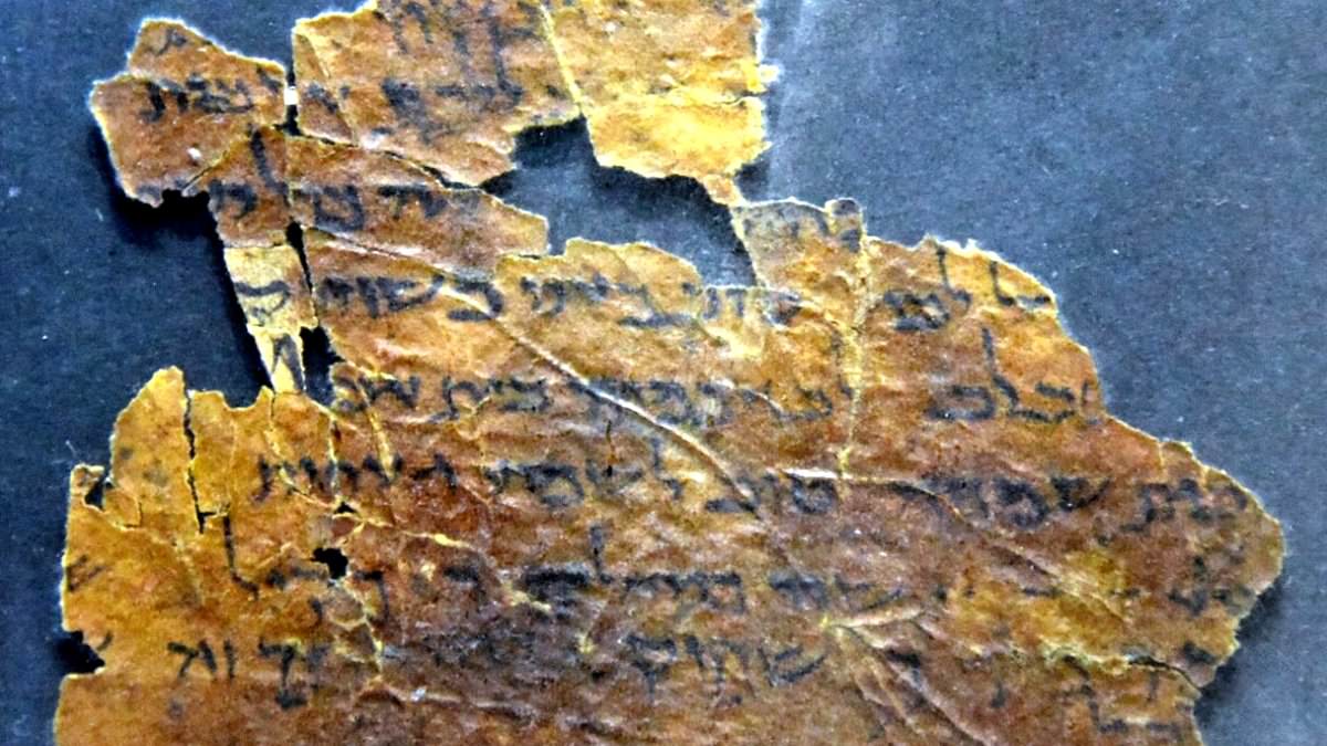 Unlocking Ancient Mysteries: Dead Sea Scrolls Decoded to Reveal Hidden ...