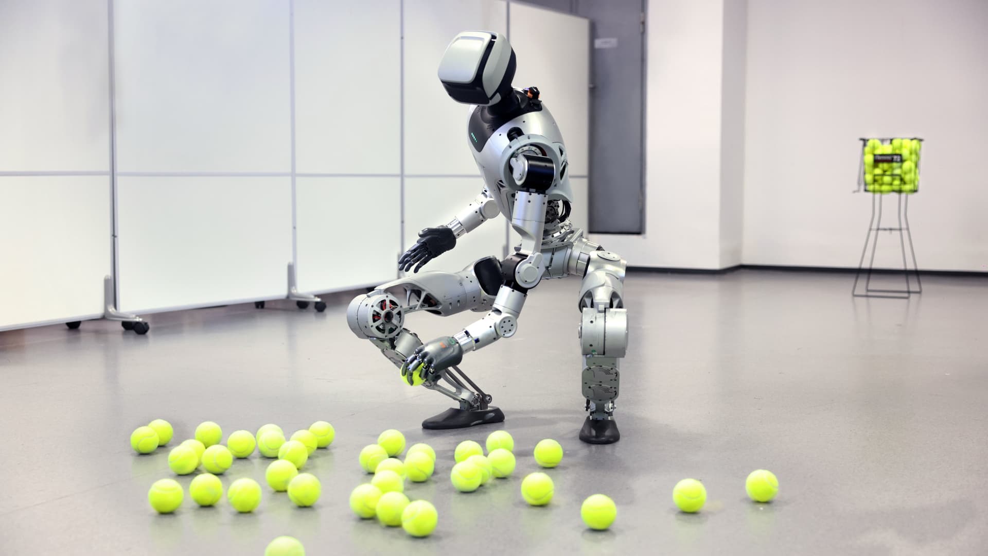 China's Cutting-Edge Humanoid Robots Set Sights on Revolutionizing ...