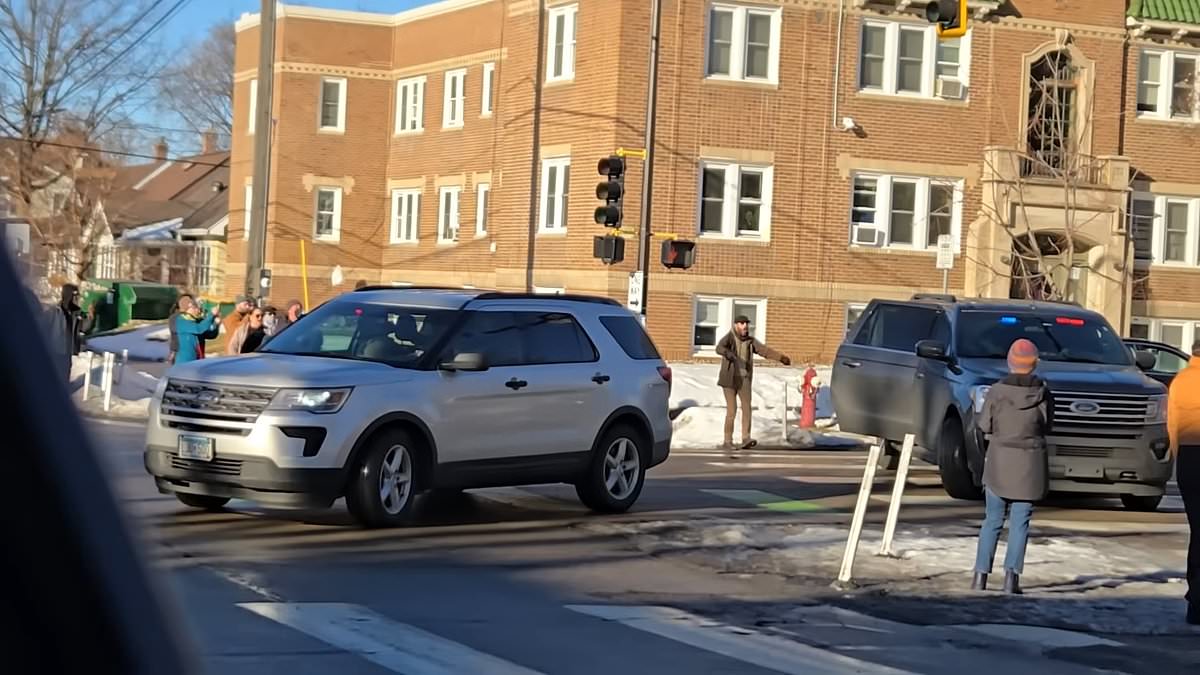 Shocking Footage Emerges of Alex Pretti Confronting ICE Agents ...