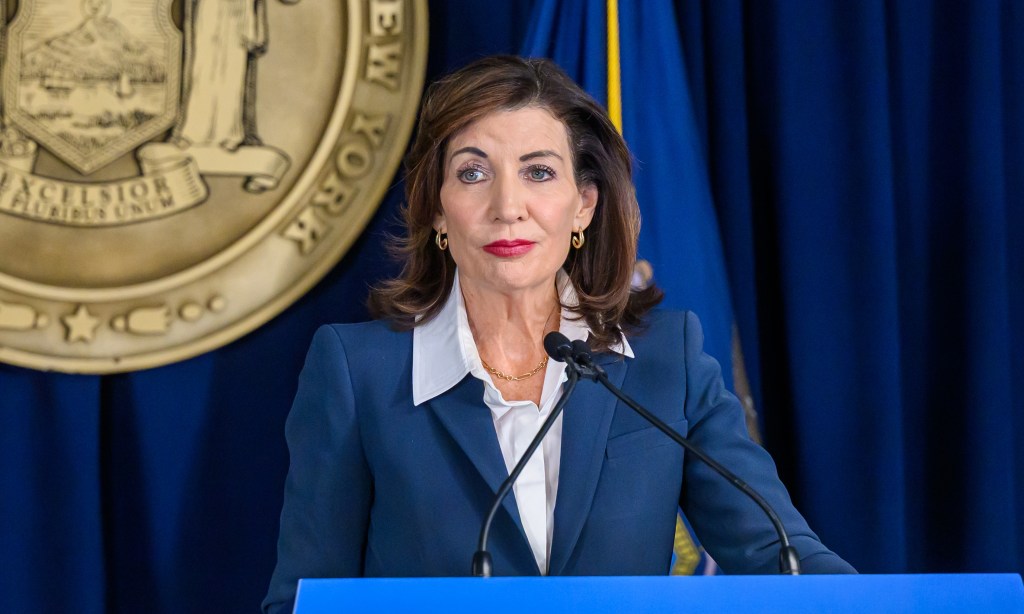Governor Hochul Unveils Plan to Boost Free Community College Access ...