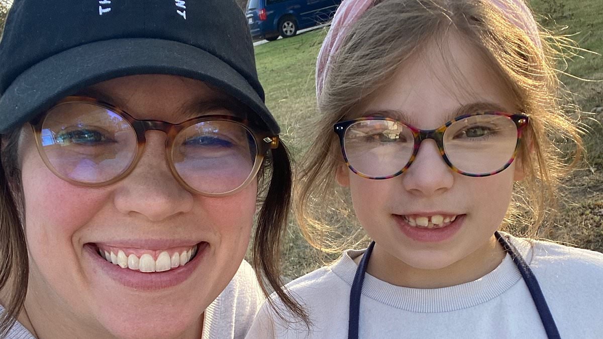 Mother Uncovers Subtle Indicator of Daughter's Early-Onset Dementia ...