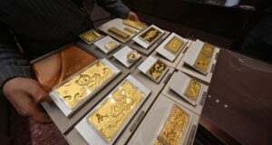 Chow Tai Fook Shares Jump 15% as Rising Gold Prices Lift Profits ...