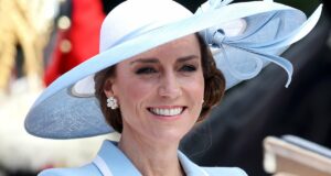 Princess Kate joins George, Louis and Charlotte in the royal carriage ...