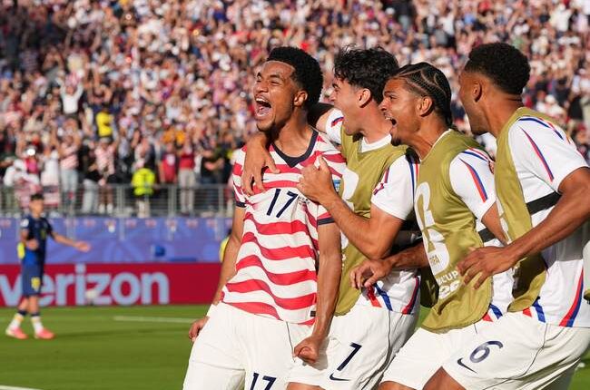 USMNT Overcomes Controversial Red Card, Disallowed Goals in Dramatic ...